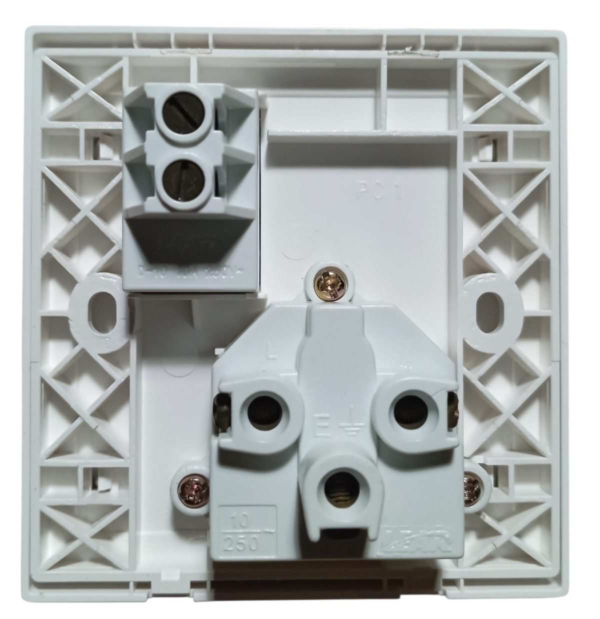 Lear Super White Multi Socket 13/AMP – Bin Adam Electric